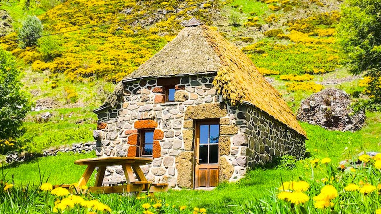 World's Most Beautiful Thatched Cottage Surrounded by Nature - YouTube