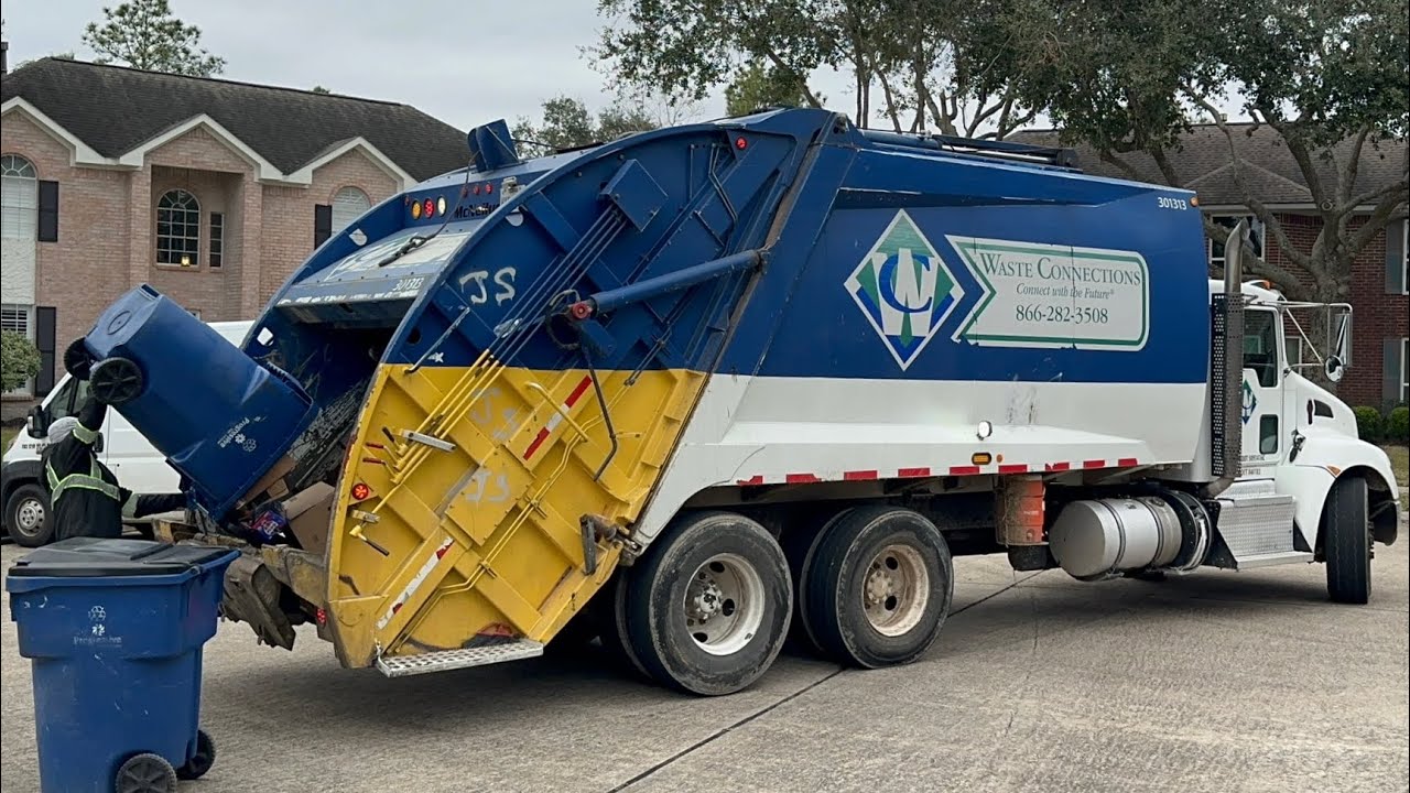 Waste Connections Kenworth McNeilus Rear Loader Garbage Truck on Manual ...