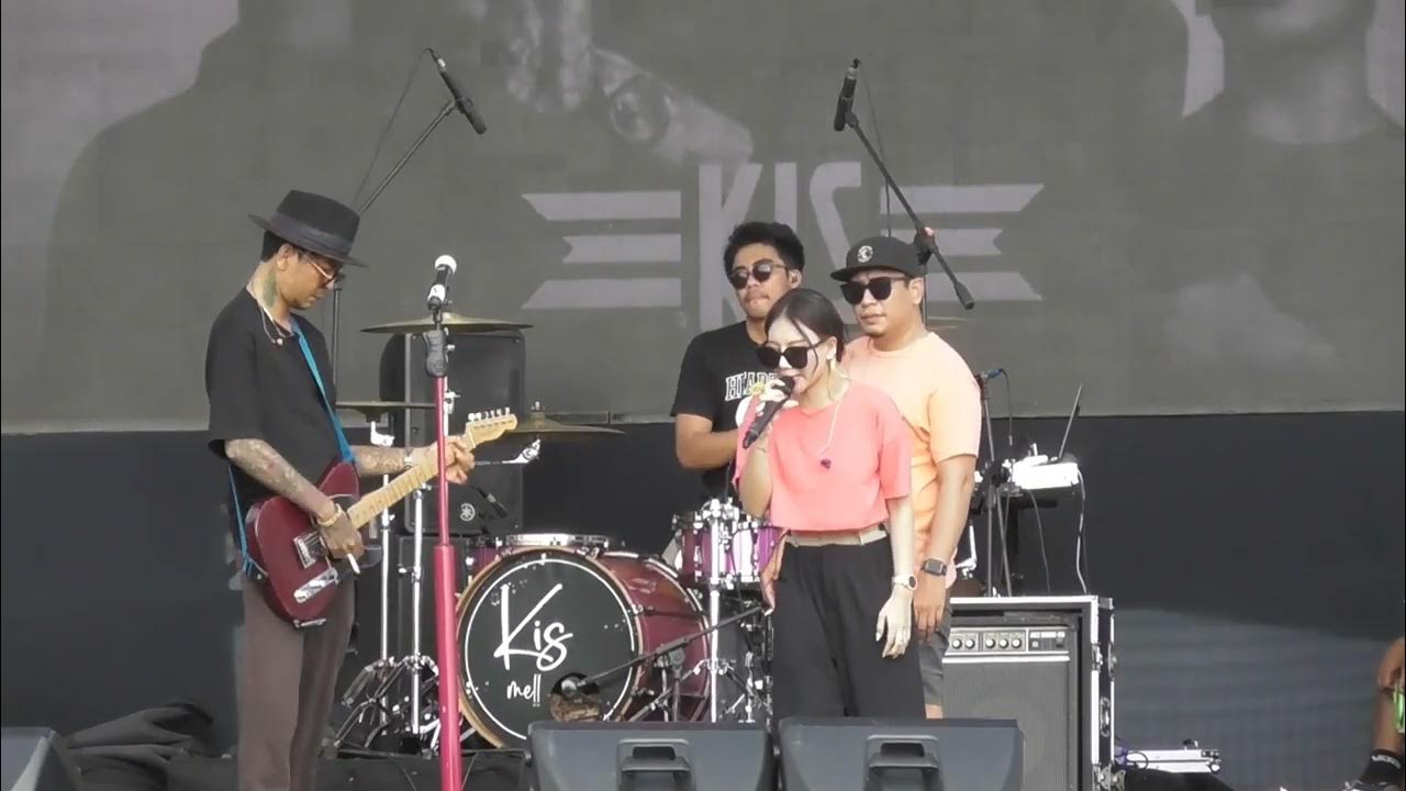kis band bersama yessi diana chek sound di B-creat festival - YouTube