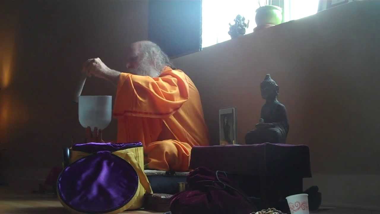 Swami Ken tells story and plays singing bowl. - YouTube