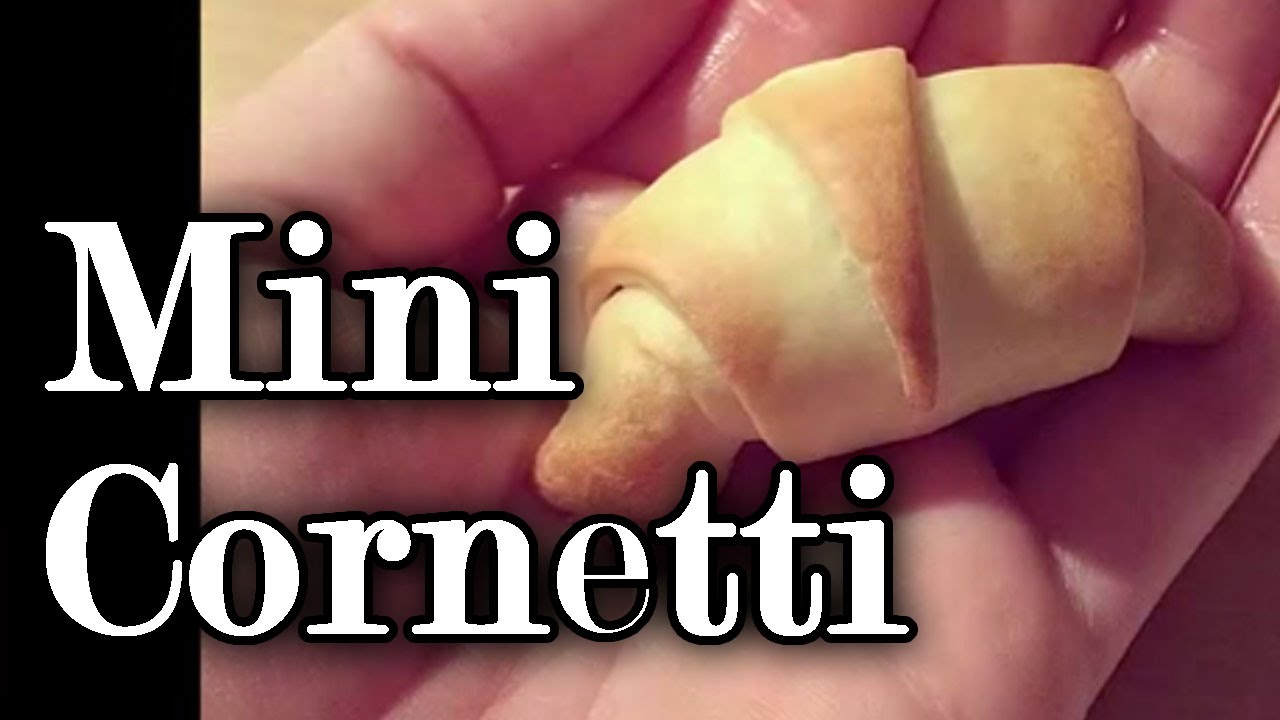 Una PRINCIPIANTE in cucina. Mini CORNETTI #1 - YouTube