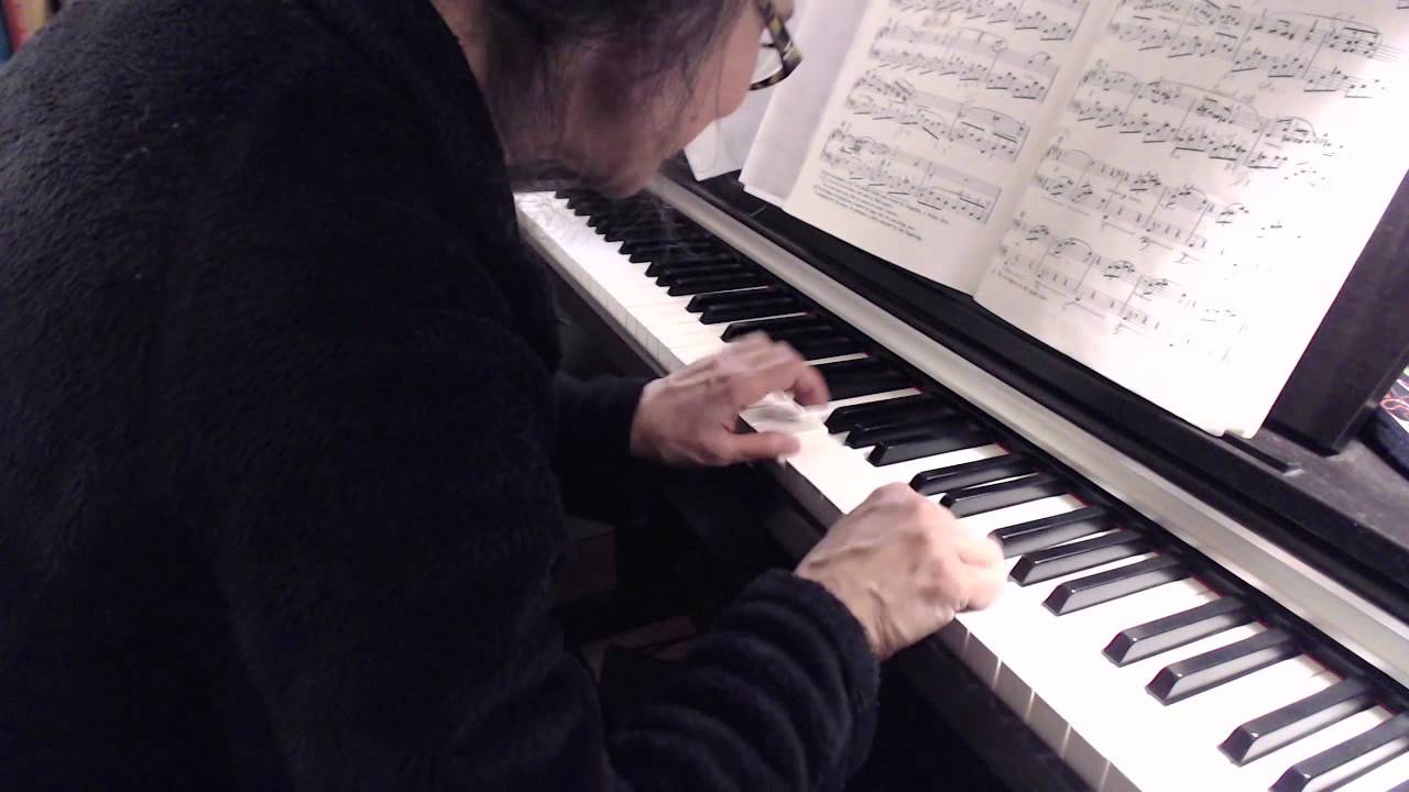 Piano Technique: forearm and finger staccato, C Major - YouTube