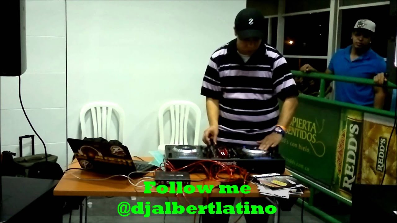 Dj Albert Scratching on Mixdeck Quad By numark @ Lanzamiento Z urbana ...