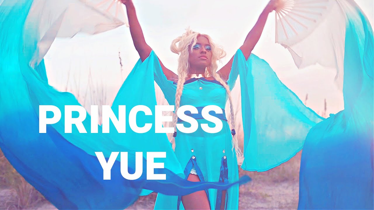 Princess Yue Avatar Cosplay 🌊🌙 real life waterbending! - YouTube