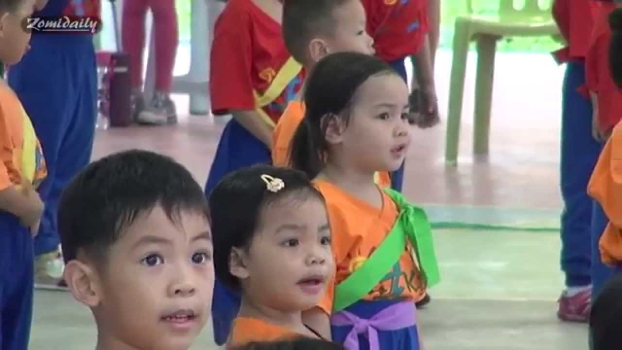 Children sing Negaraku (National anthem of Malaysia) - YouTube