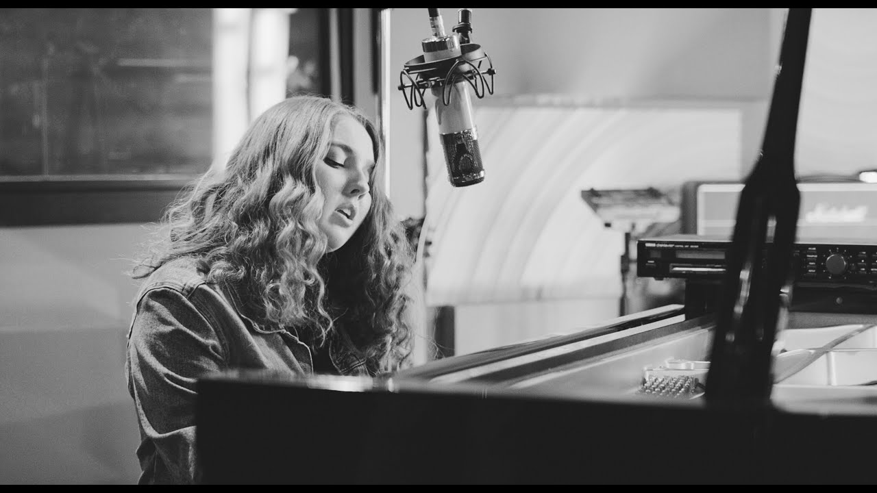 Maddy Vance - Closure (original) - YouTube