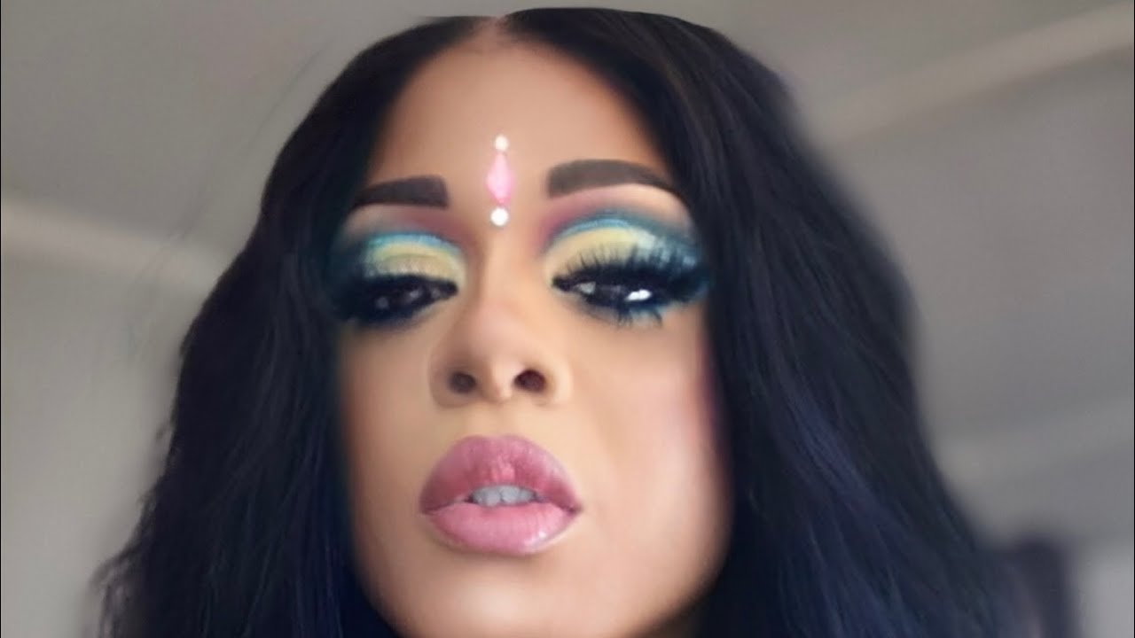 Kay-k Bradley is live! "LIVE Makeup & Chill: Full Face Tutorial with My Favorite Products" - YouTube