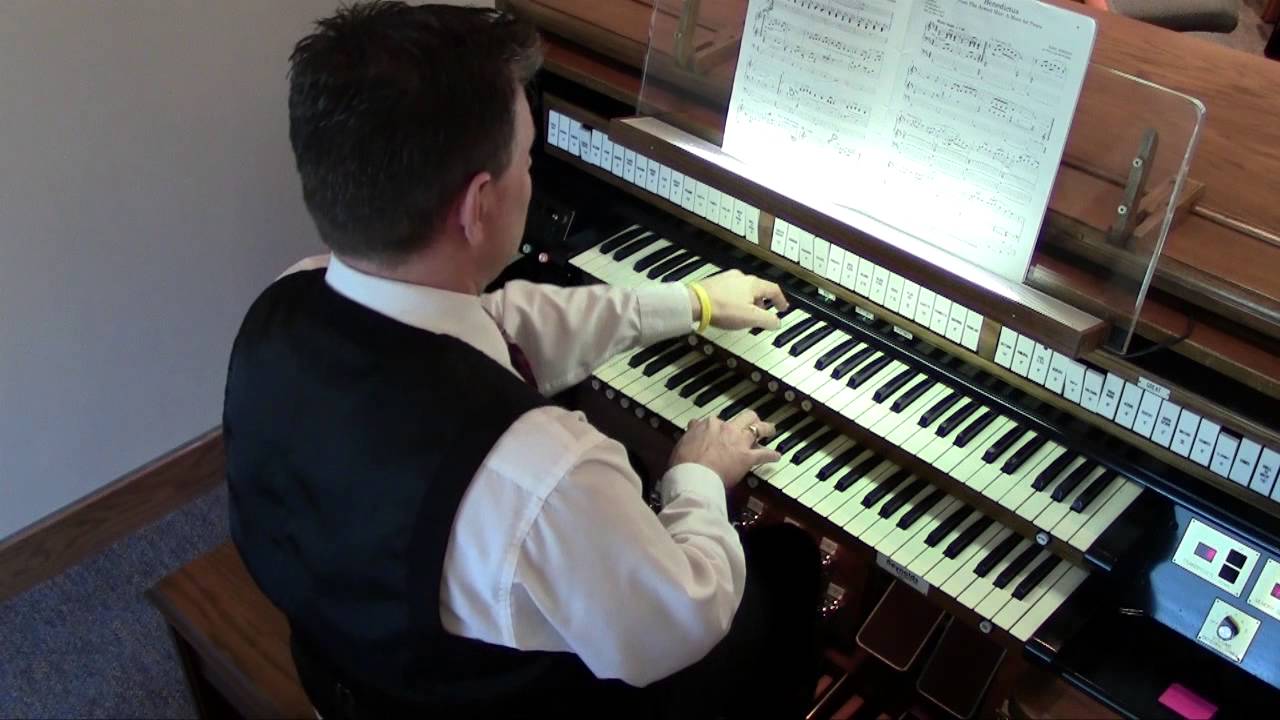 Hymn from "Adiemus" by Karl Jenkins - YouTube