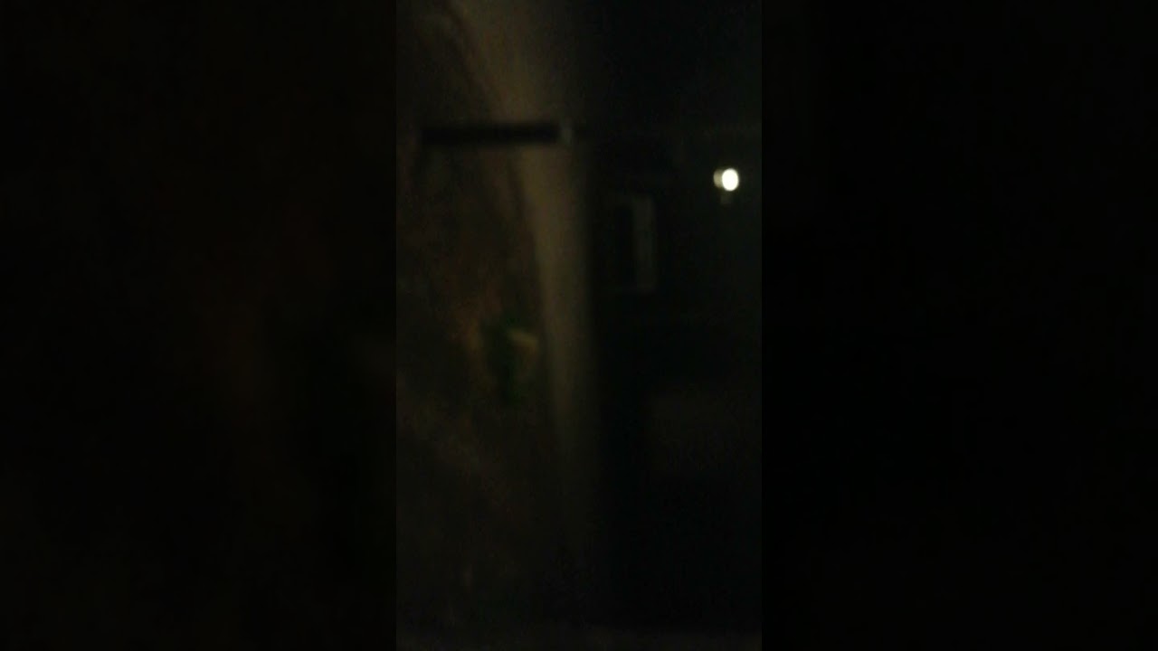 Face in window fright night - YouTube