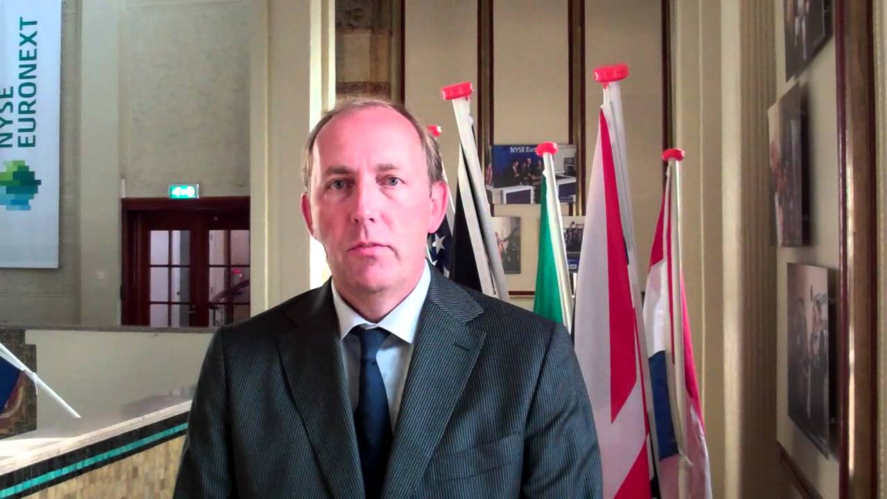 Toernooidirecteur Daan Slooter start KLM Open golftoernooi met slag op ...