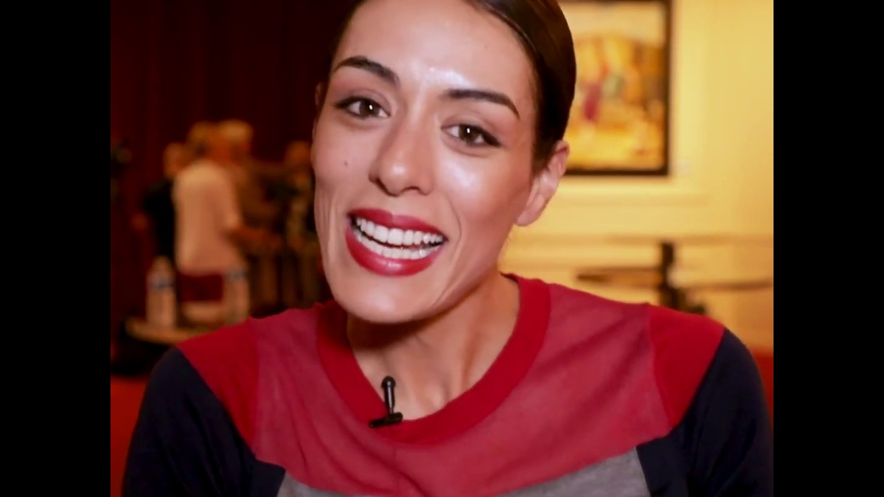 CHICAGO - INTERVIEW - Sofia Essaïdi - YouTube