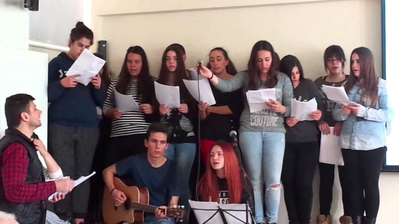 Στα κακοτράχαλα τα βουνά - YouTube
