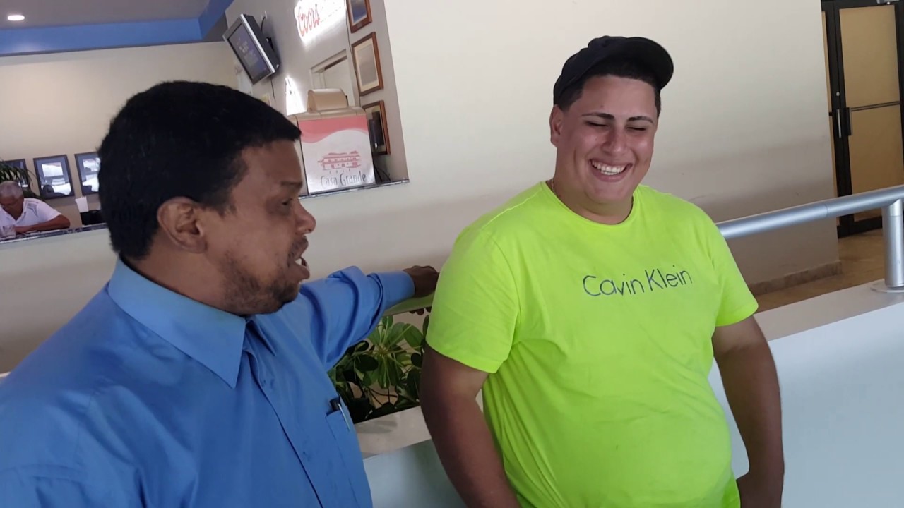 Willy Lengua canta a Luis Morales Jr - YouTube