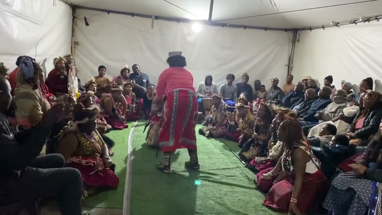 Umlabalaba song 🎵 & dance 💃🏿 with Mkhulu Mkhatshwa & Gogo Dineo 🎵🎵🎵🎵 ...