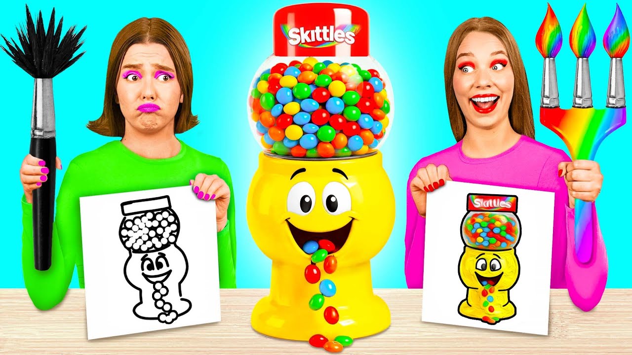Who Draws it Better Take The Prize | Prank Wars - YouTube