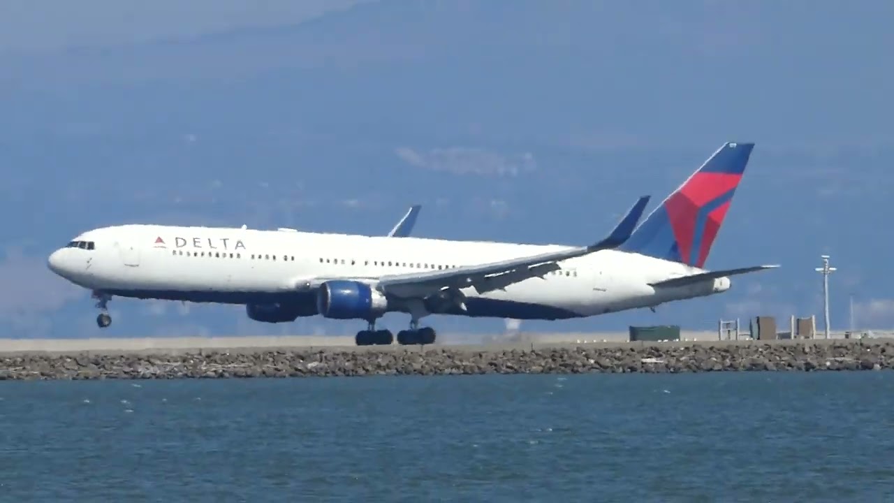 Delta Airlines Boeing 767 Landing at SFO - YouTube