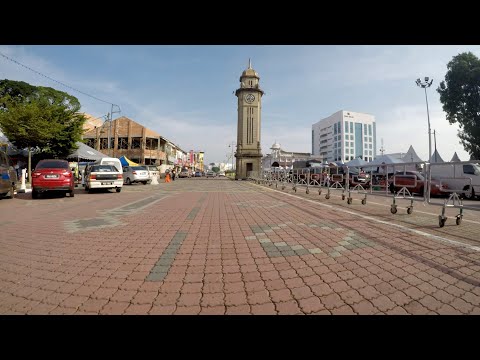 Driving south in north Malaysia to catch the ferry to Penang
