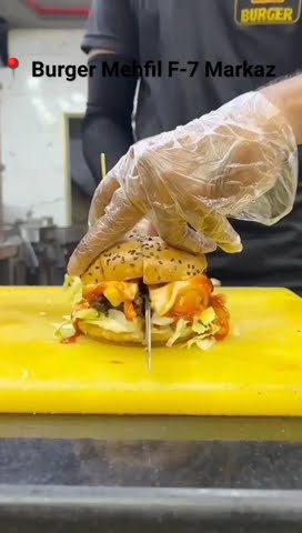 BURGER MEHFIL F7 MARKAZ 🍔 burgerlovers🍔 burgerislamabad🍔 burgerlovers🍔 ...