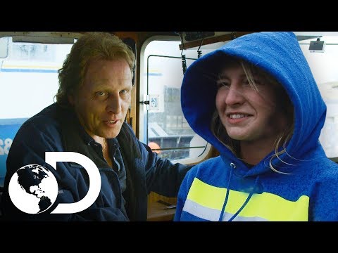 Filha de Sig quer trabalhar no barco | Pesca Mortal | Discovery Brasil