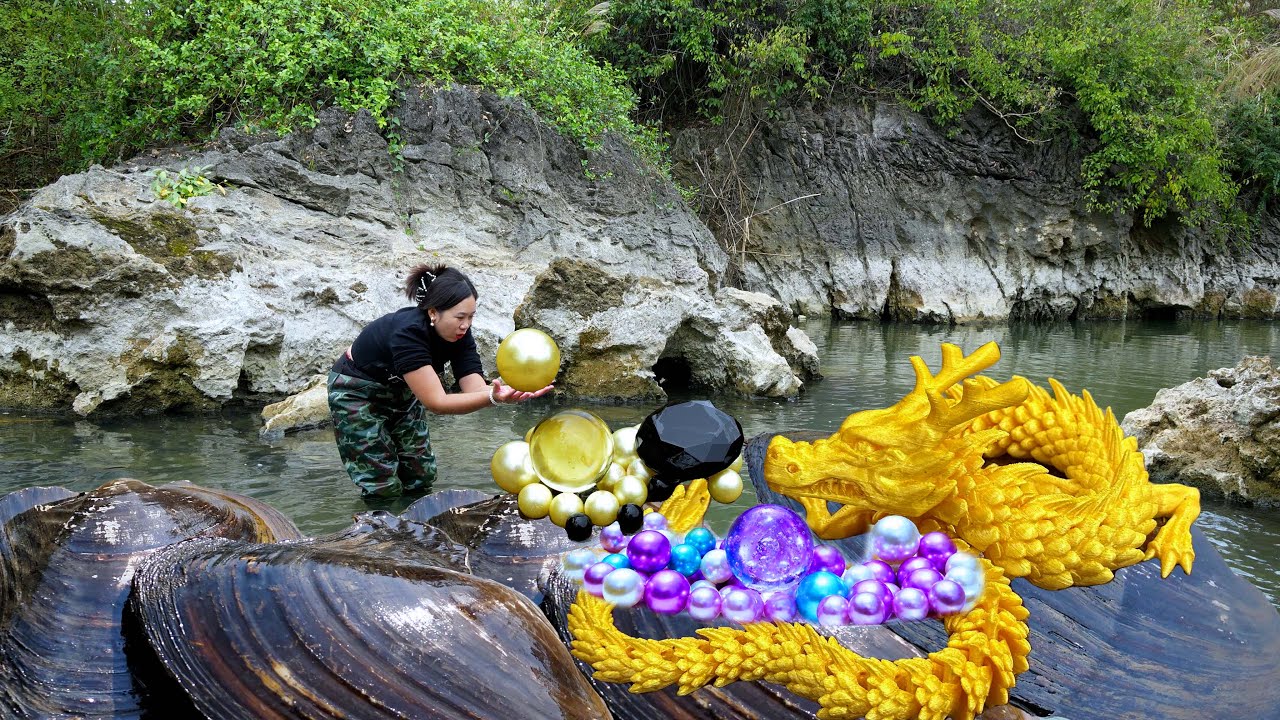 😱The golden dragon guards the giant clam, filled with enchanting pearls ...