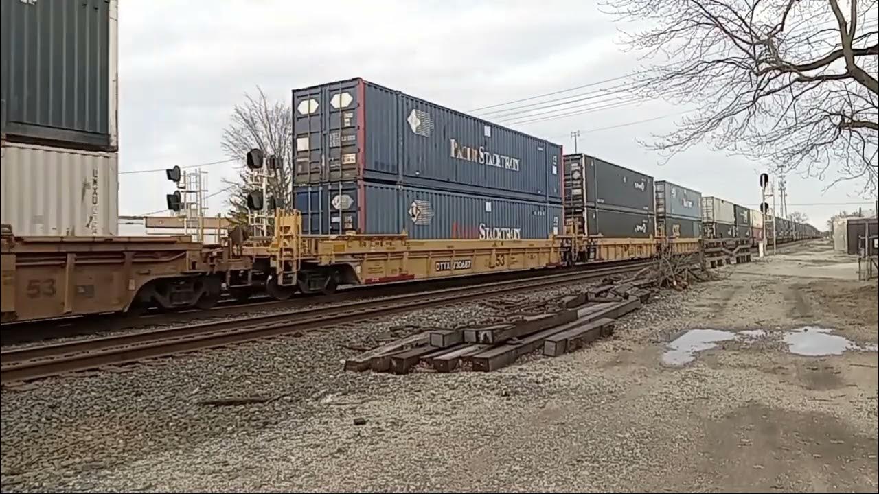 CSX I131 With UP Power. - YouTube