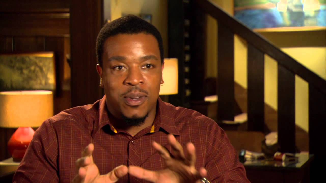 Grimm Season 3: Ruseell Hornsby "Detective Hank Griffin" On Set TV ...