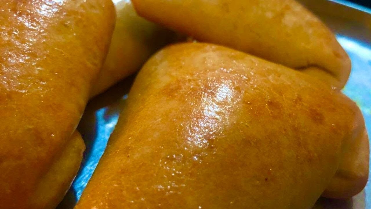 Easy Way Of Making Seeni Sambol Buns (SRI LANKAN STYLE) - YouTube