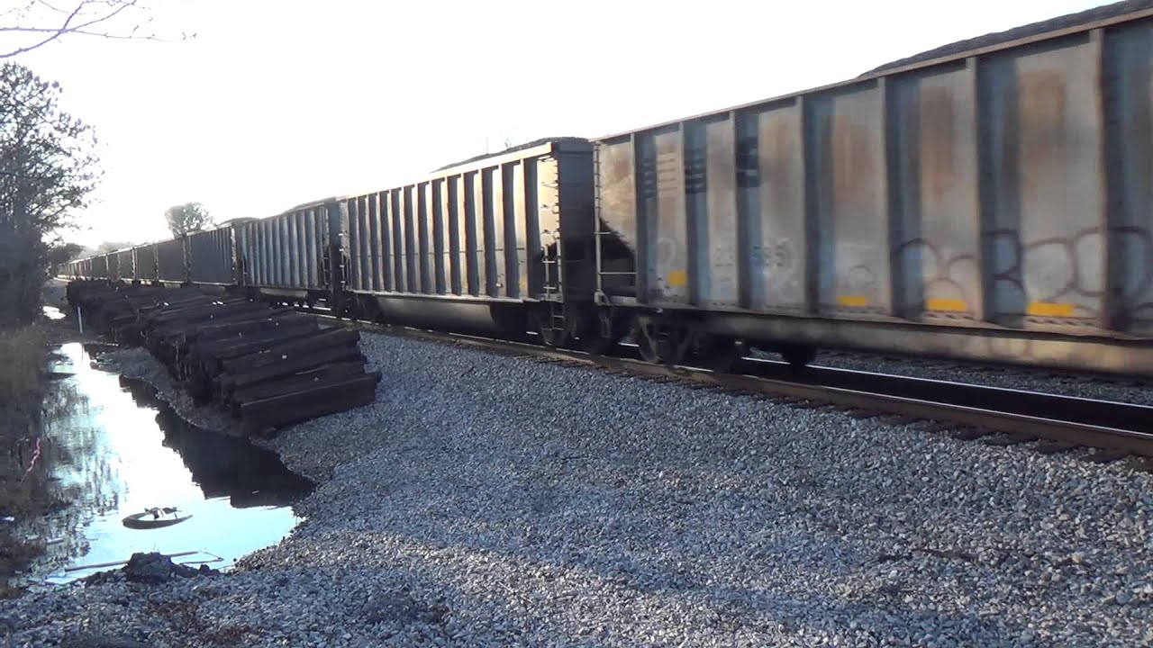 NS 9525 leads the NS 812 - YouTube