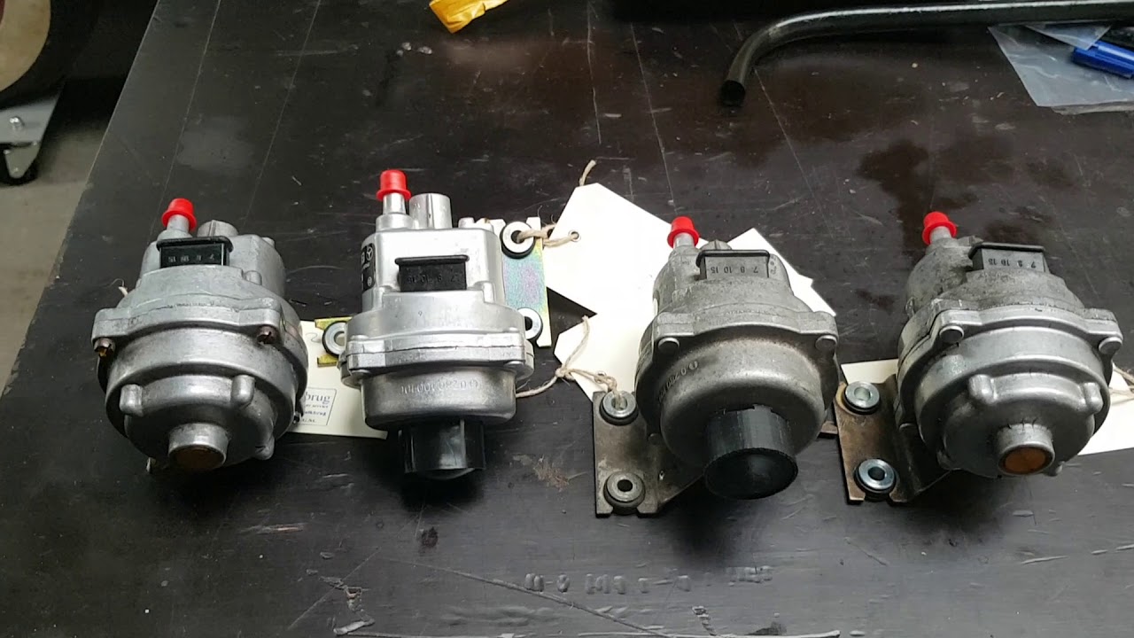 Mercedes D-Jetronic injectiesysteem onderdruk sensors - YouTube