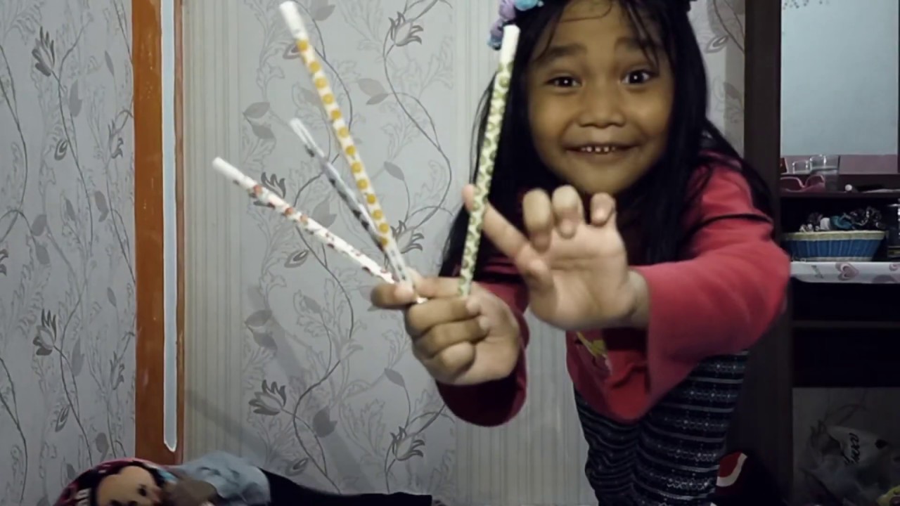 Intip isi kado hadiah ulang tahun - aisy lala - YouTube