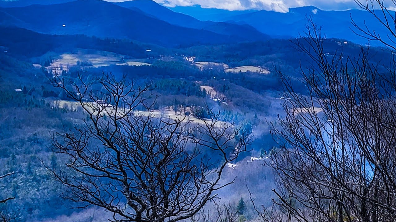 Hiking to Scaly Mountain via the Hickory Knut Trail - YouTube