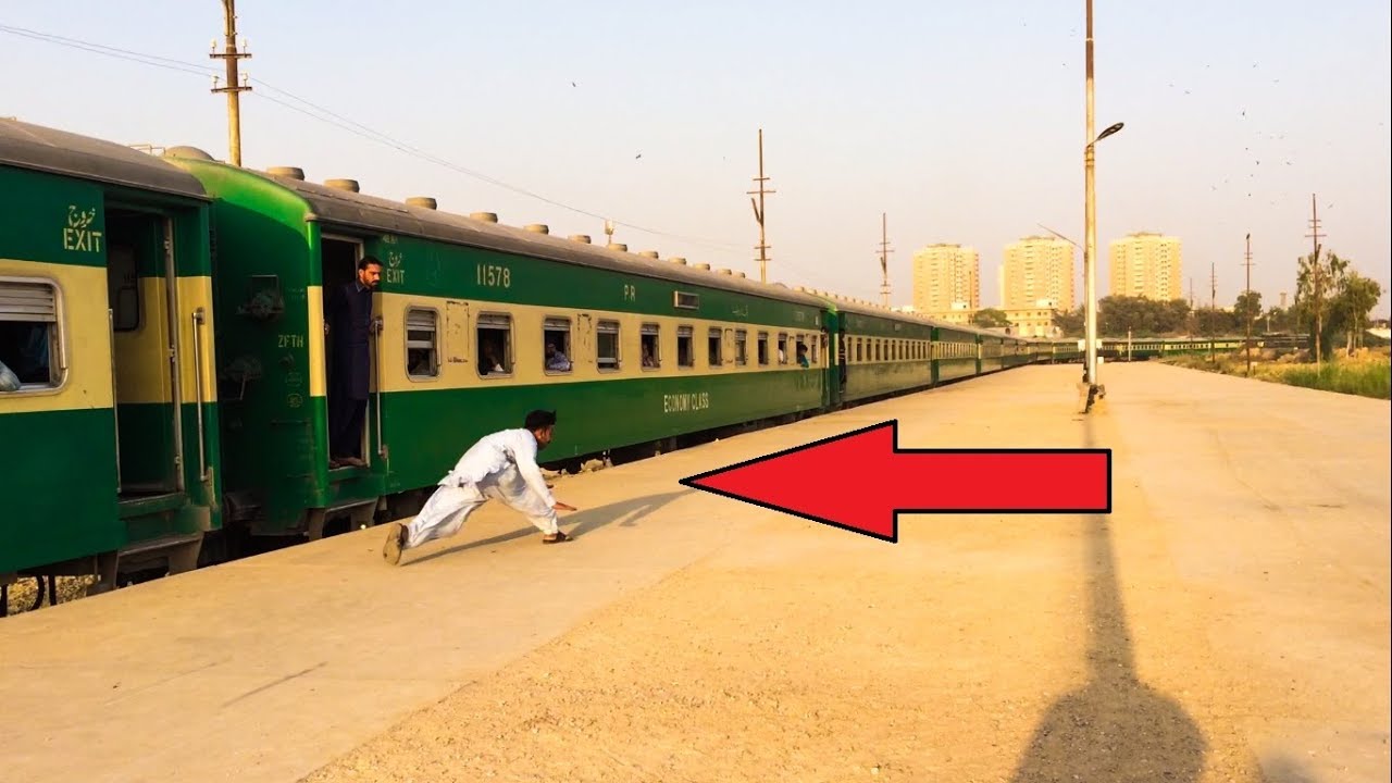 Man Falls From Moving Train While Off Loading | Karachi Express ...