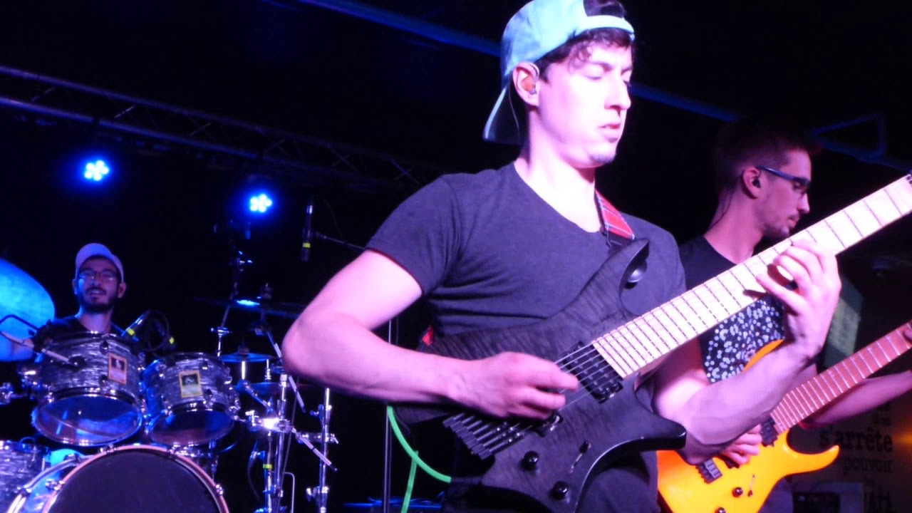 Arch Echo - Hip Dipper (Live in Québec City) - YouTube