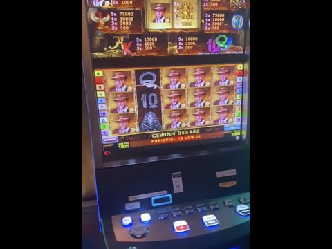 GUY wins 1,3 Million Euro with SLOT MACHINE - 1 SPIN = 1000€!! - YouTube