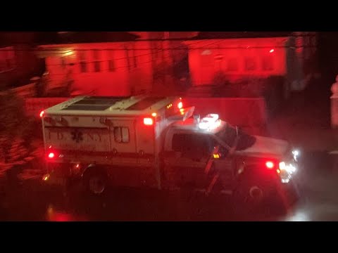FDNY EMS & FDNY Engine 324 & Satellite 4 arriving at a 2nd Alarm in a ...