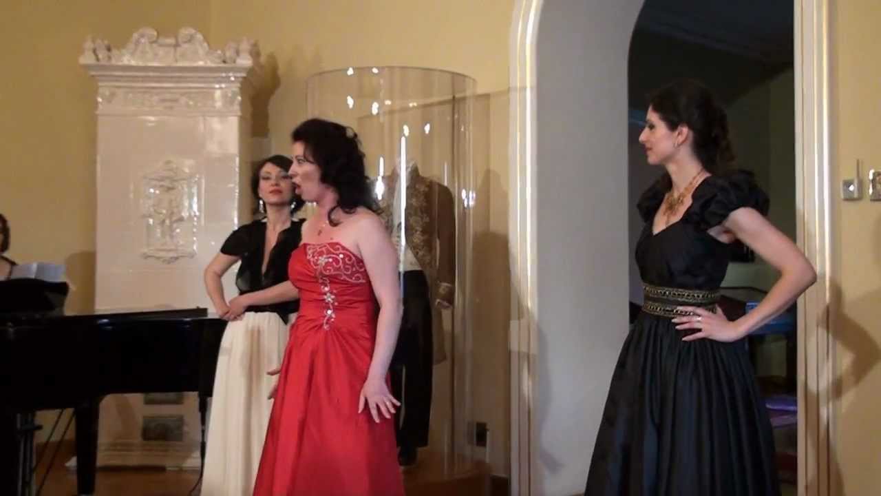 Cristina Grigoras, Daniela Burlacu si Angelica Mecu Solomon - Voci de ...