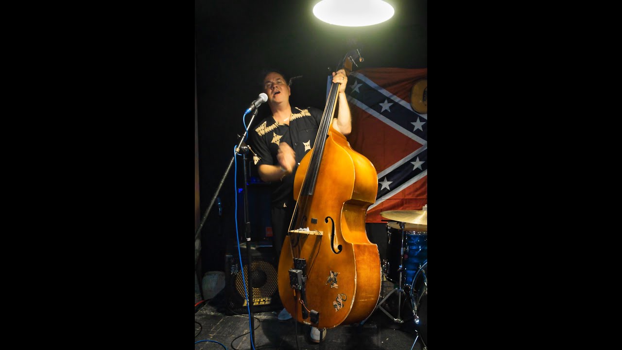 THE BLUE VELVETS - WHAT A LINE - YouTube