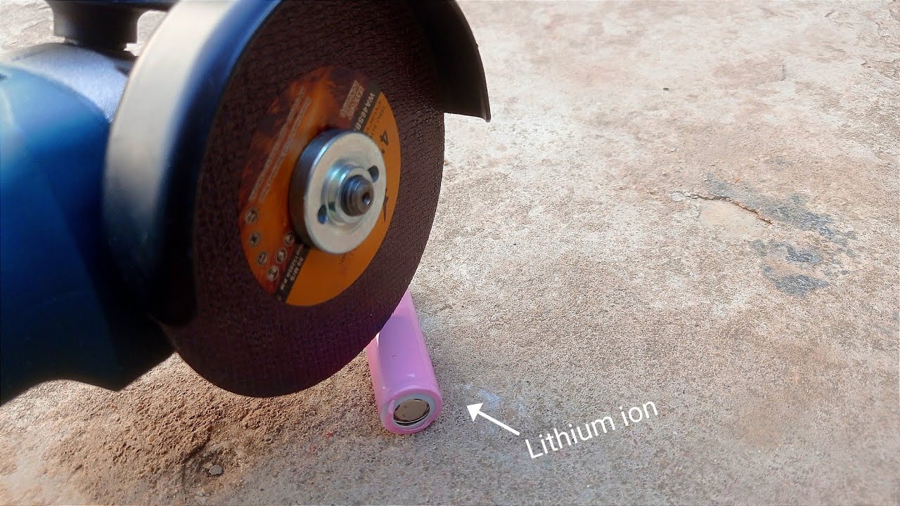 cutting lithium ion battery 🔋| what's inside | हिंदी | slant view - YouTube