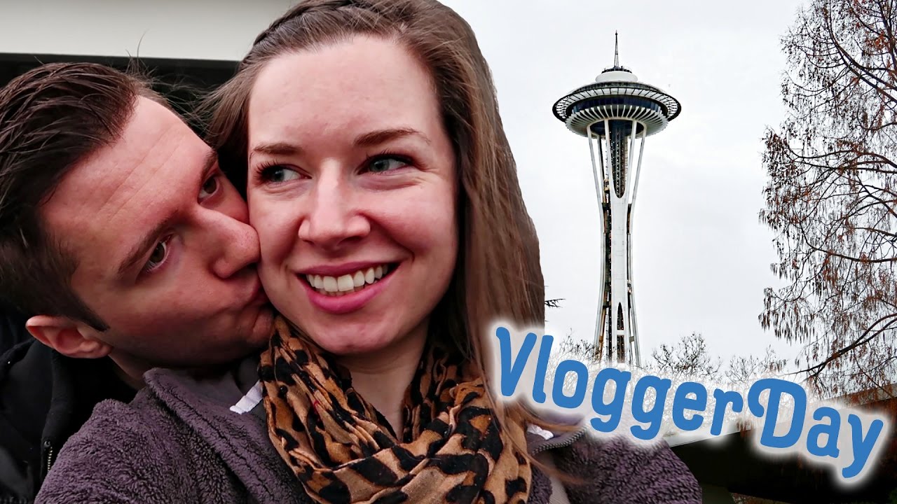 OUR FIRST VLOGGER FAIR! VLOGGER DAY 2016 - YouTube