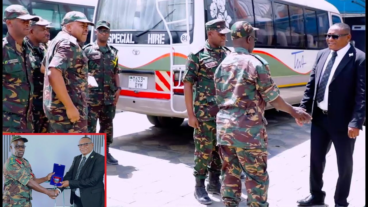 WANAJESHI WATUA KWA BILIONEA MULOKOZI, WAMPATIA TUZO MAALUMU, MULOKOZI ...