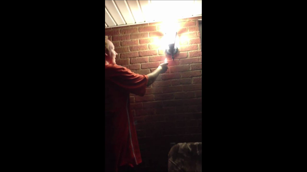 Me igniting a spider web on fire smash - YouTube