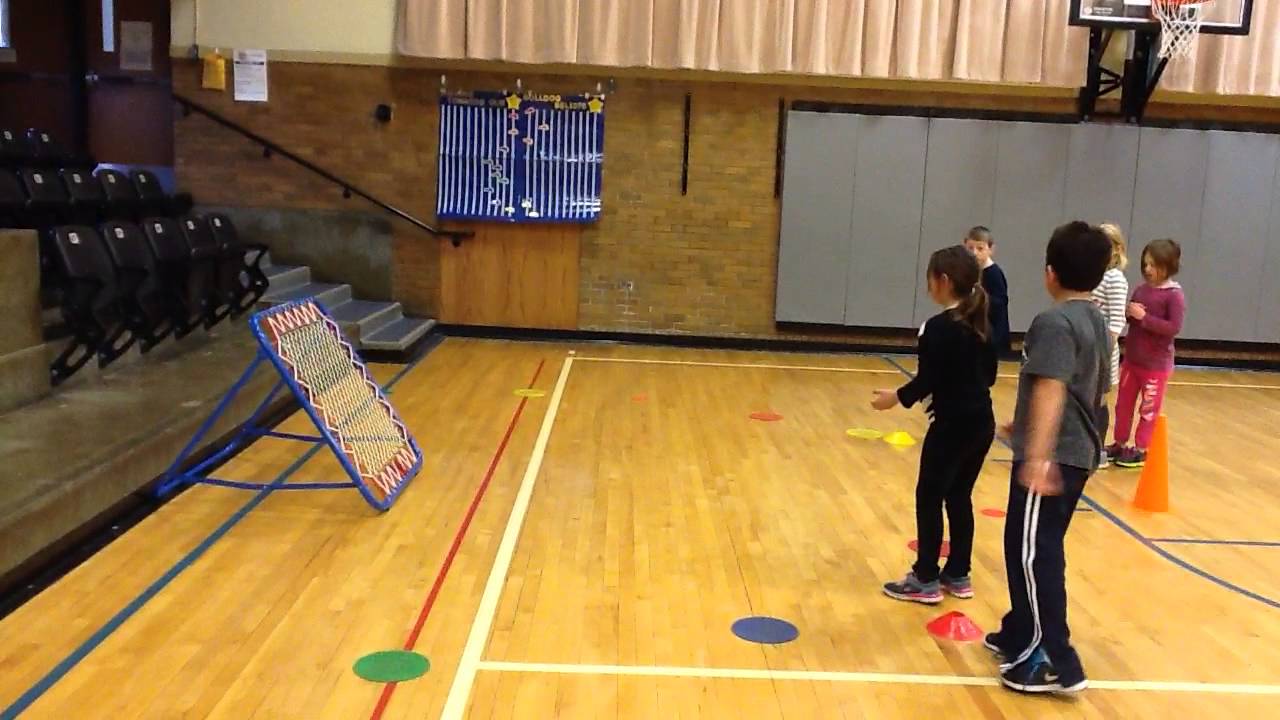 Van Meter Elem PE (Tchoukball Skills- Throw & Catch) - YouTube