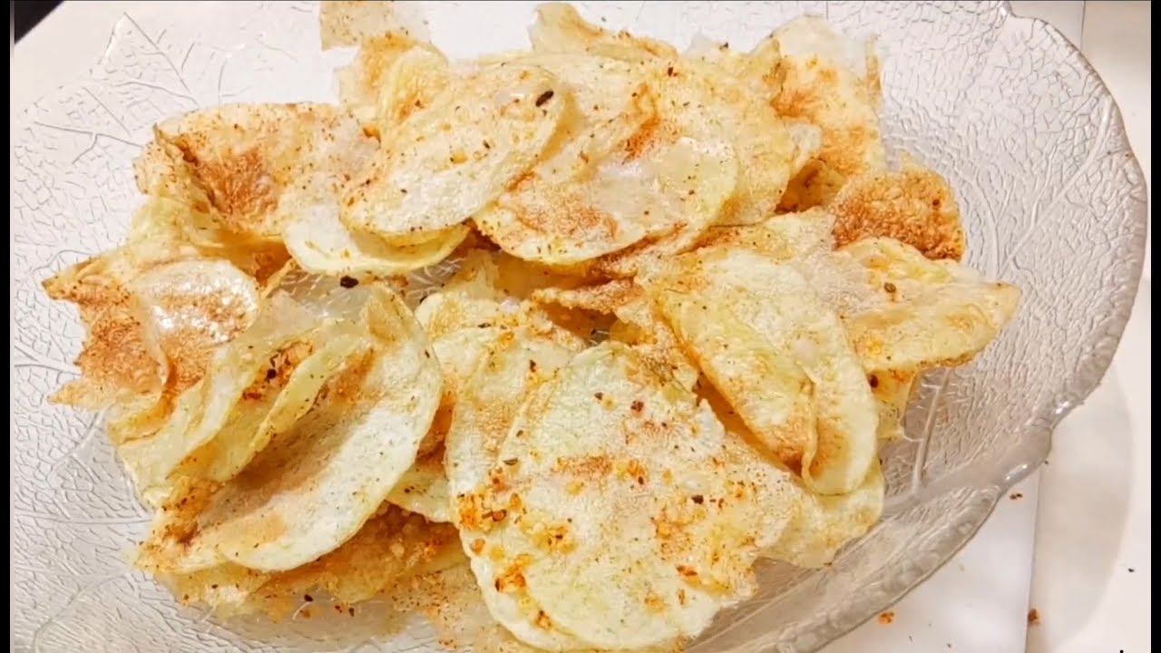 Crispy Aloo Chips in 8 minutes With Homemade Cheese powder - YouTube