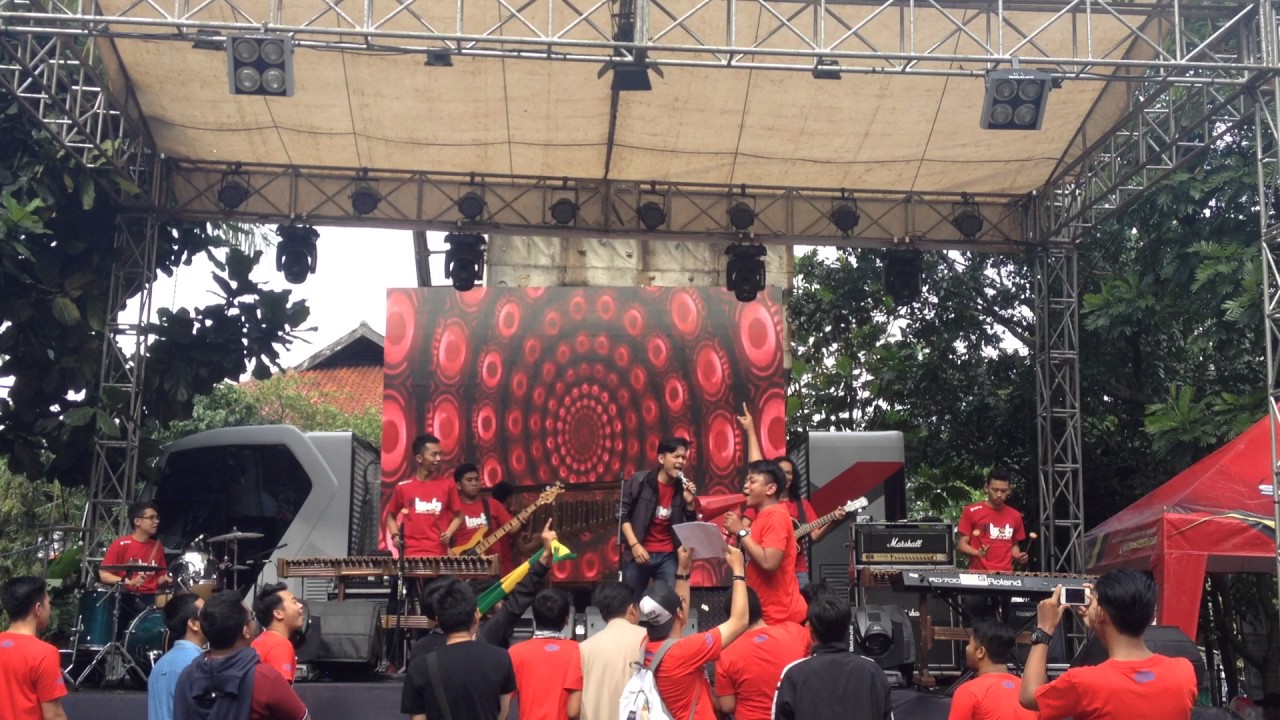 Siloka - Take me home United Road Cover at GOR CITRA BANDUNG - YouTube