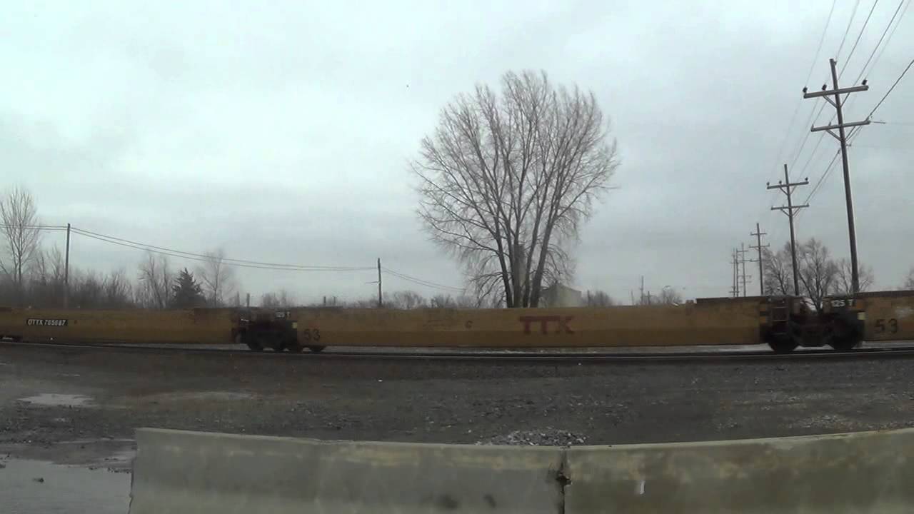 NS 8020 meets NS 8908 in Sandusky, OH 4/4/14 - YouTube