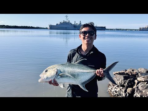 ULUA Caught Whipping LIGHT TACKLE - Ulua Fishing Hawaii - YouTube