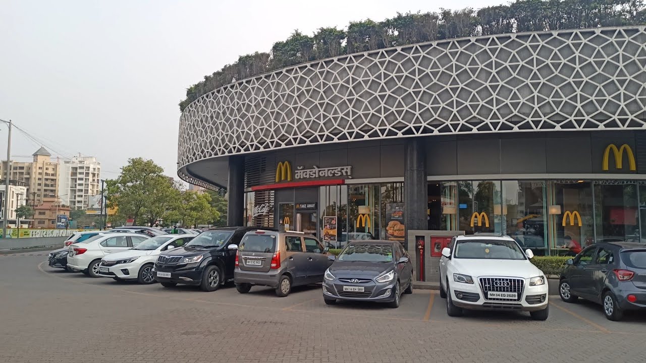 Walkthrough Around Balewadi High Street | Pune's Premium Life Style Hub ...