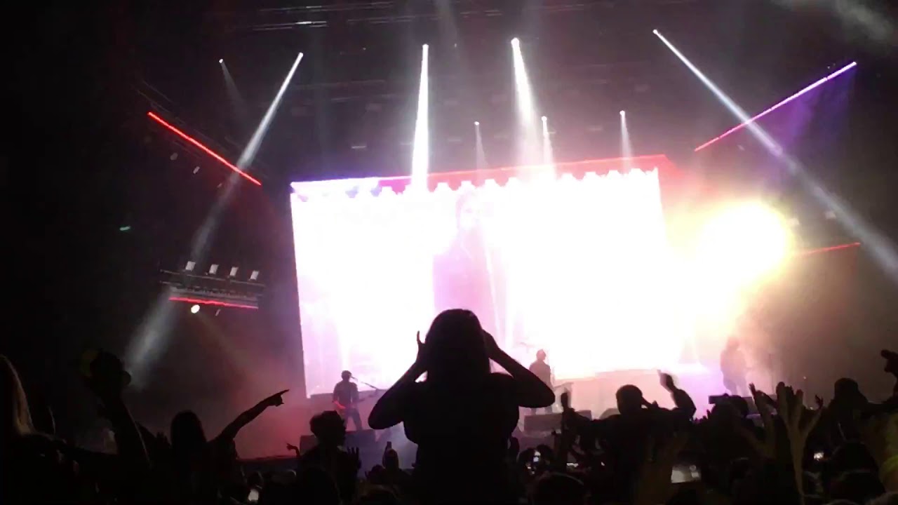 ;Catfish and The Bottlemen End Of GIG - YouTube