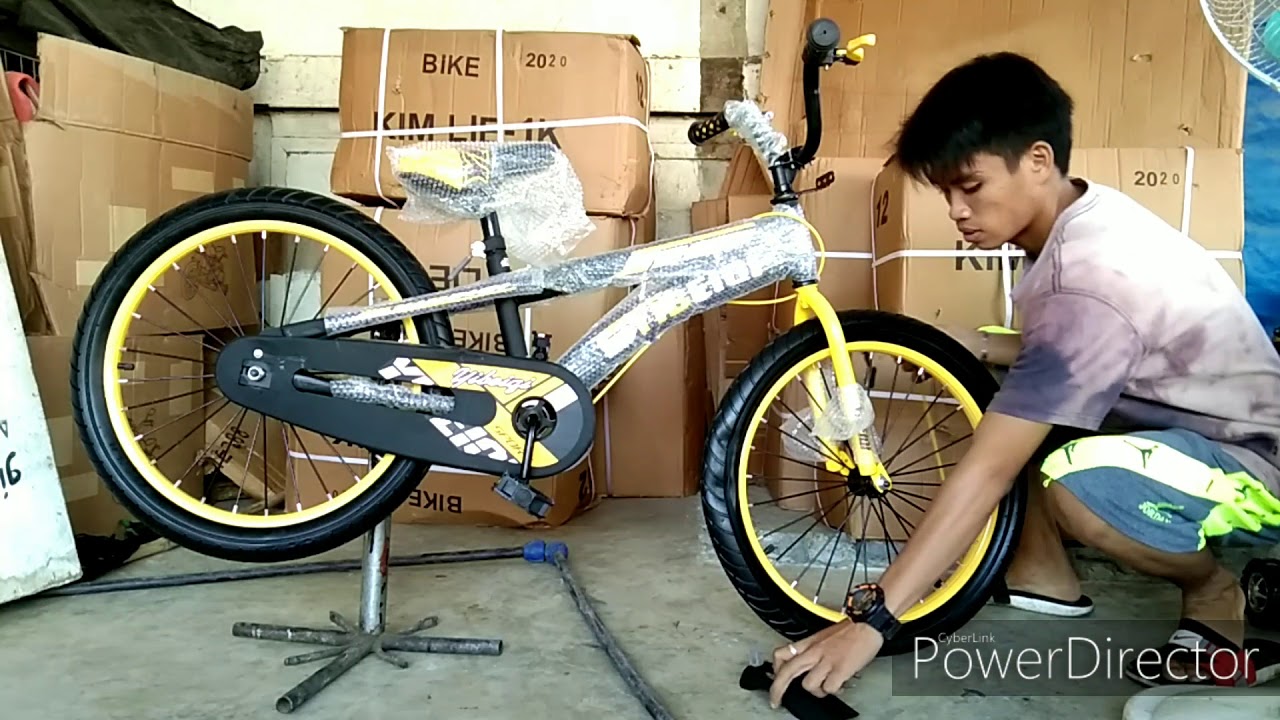 BMX Assembly - YouTube