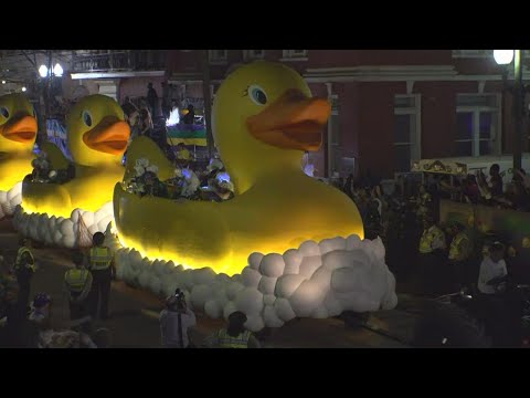 Rubber Duck float in Muses 2022 - YouTube